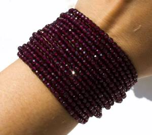 Carbuncle gemstone: what it looks like, photo, properties, colors, price