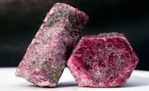 Corundum stone - what it is, properties and applications